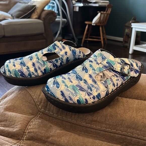 Ingaro | Shoes | Ingaro Happy Nurse Mulesclogs Slip Resistant Dragonfly ...